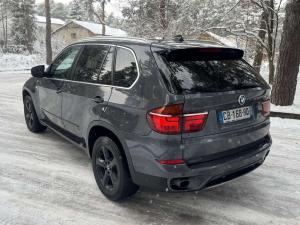 Pelēks BMW X5 2012 Kauņa, ar dzinēja tilpumu 2.99 L un nobraukumu 326 tūkst. km par 7950 €, foto  vietnē AUTOMOTO.COM.LV