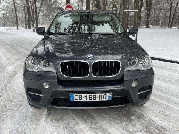 Grey BMW X5 2012 in Kaunas, with an engine capacity of 2.99 L and mileage of 326 thousand km for 7950 €, photo 4 on AUTOMOTO.COM.LV