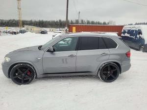 Grey BMW X5 2012 in Vilnius, with an engine capacity of 3.00 L and mileage of 312 thousand km for 12999 €, photo 10 on AUTOMOTO.COM.LV