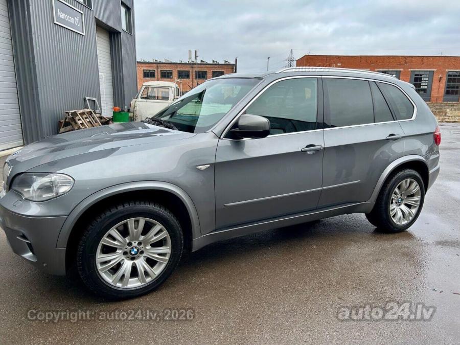 Pelēks BMW X5 2012 Tallina, ar dzinēja tilpumu 3.00 L un nobraukumu 0 tūkst. km par 16500 €, foto 10 vietnē AUTOMOTO.COM.LV