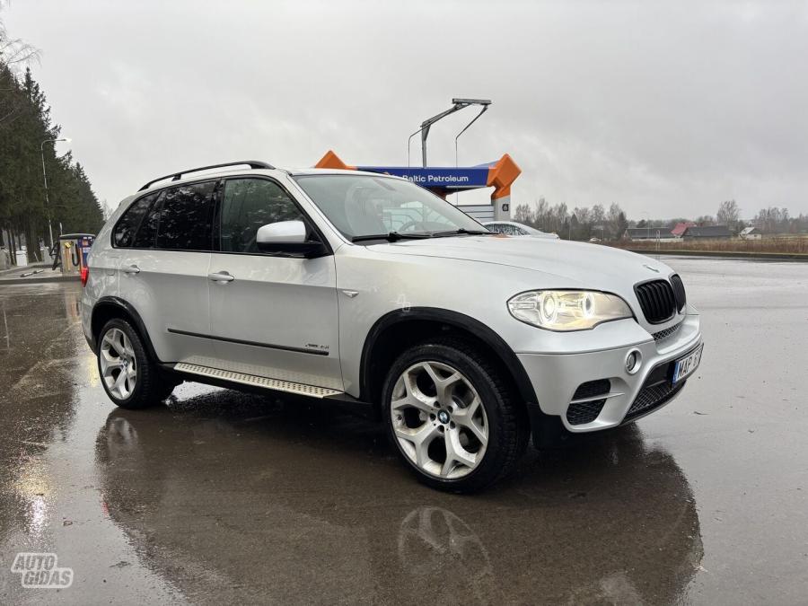 Pelēks BMW X5 2012 Viļņa, ar dzinēja tilpumu 3.00 L un nobraukumu 240 tūkst. km par 8700 €, foto 4 vietnē AUTOMOTO.COM.LV