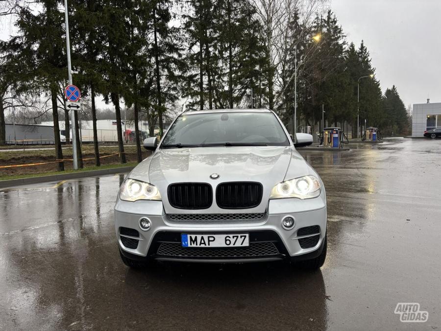 Pelēks BMW X5 2012 Viļņa, ar dzinēja tilpumu 3.00 L un nobraukumu 240 tūkst. km par 8700 €, foto 5 vietnē AUTOMOTO.COM.LV