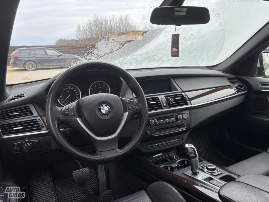 Pelēks BMW X5 2012 Viļņa, ar dzinēja tilpumu 3.00 L un nobraukumu 240 tūkst. km par 8700 €, foto 10 vietnē AUTOMOTO.COM.LV