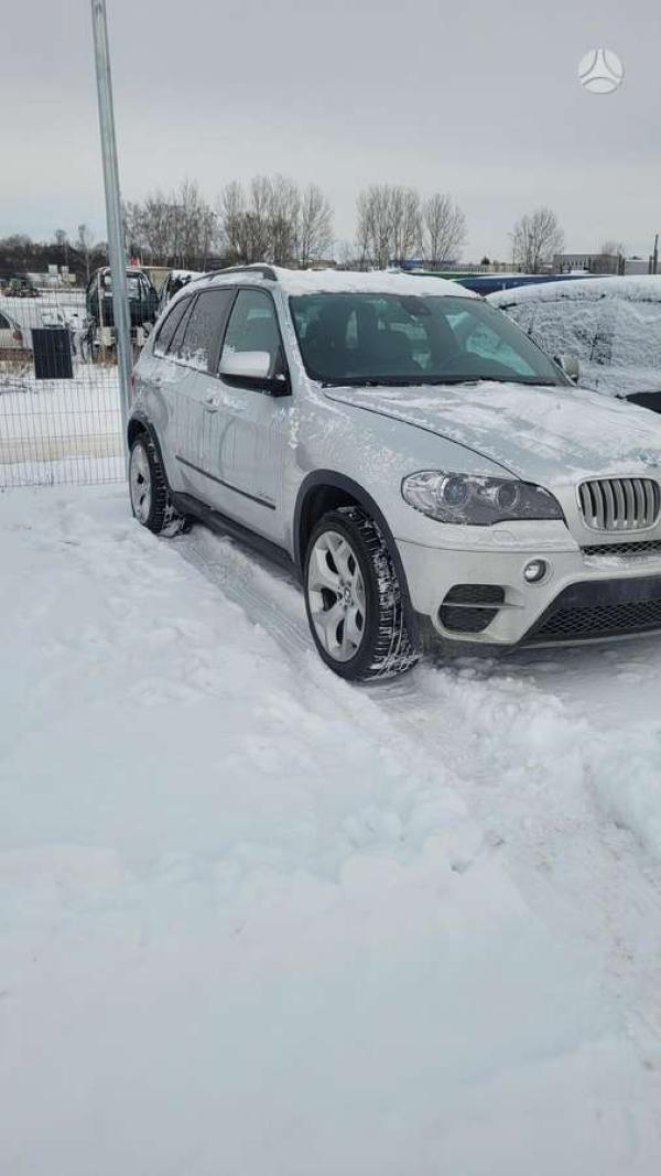 Pelēks BMW X5 2012 Tauragė, ar dzinēja tilpumu 2.99 L un nobraukumu 262 tūkst. km par 7300 €, foto 2 vietnē AUTOMOTO.COM.LV