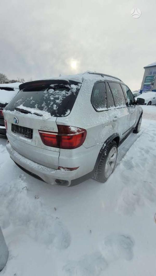 Pelēks BMW X5 2012 Tauragė, ar dzinēja tilpumu 2.99 L un nobraukumu 262 tūkst. km par 7300 €, foto 3 vietnē AUTOMOTO.COM.LV