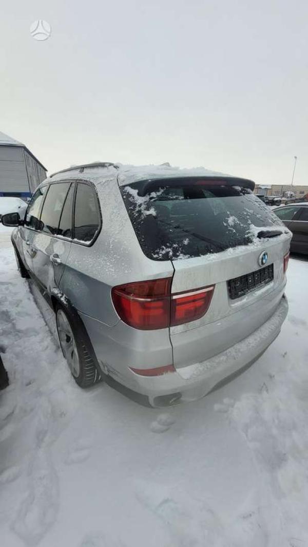 Pelēks BMW X5 2012 Tauragė, ar dzinēja tilpumu 2.99 L un nobraukumu 262 tūkst. km par 7300 €, foto 4 vietnē AUTOMOTO.COM.LV