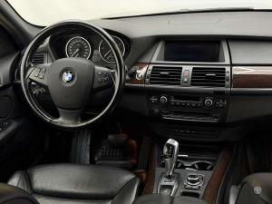 Pelēks BMW X5 2012 Viļņa, ar dzinēja tilpumu 2.99 L un nobraukumu 308 tūkst. km par 10450 €, foto 18 vietnē AUTOMOTO.COM.LV