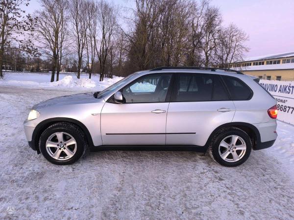Grey BMW X5 2012 in Joniskis, with an engine capacity of 2.99 L and mileage of 300 thousand km for 8950 €, photo 2 on AUTOMOTO.COM.LV