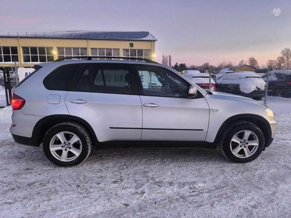 Grey BMW X5 2012 in Joniskis, with an engine capacity of 2.99 L and mileage of 300 thousand km for 8950 €, photo 7 on AUTOMOTO.COM.LV
