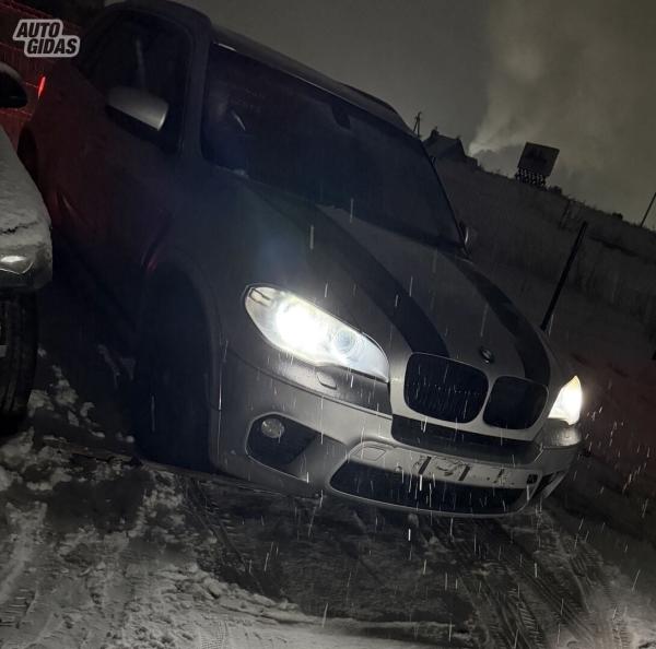 Pelēks BMW X5 2012 Birštonas, ar dzinēja tilpumu 4.00 L un nobraukumu 200 tūkst. km par 6349 €, foto 1 vietnē AUTOMOTO.COM.LV