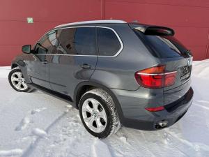 Grey BMW X5 2012 in Kaunas, with an engine capacity of 2.99 L and mileage of 305 thousand km for 11700 €, photo  on AUTOMOTO.COM.LV