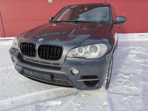 Grey BMW X5 2012 in Kaunas, with an engine capacity of 2.99 L and mileage of 305 thousand km for 11700 €, photo 4 on AUTOMOTO.COM.LV