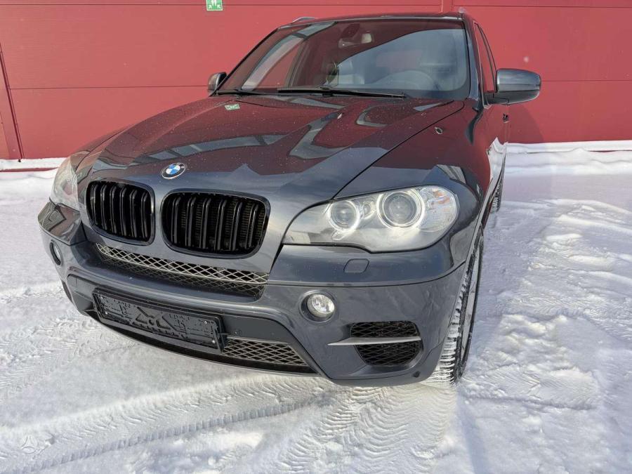 Grey BMW X5 2012 in Kaunas, with an engine capacity of 2.99 L and mileage of 305 thousand km for 11700 €, photo 4 on AUTOMOTO.COM.LV