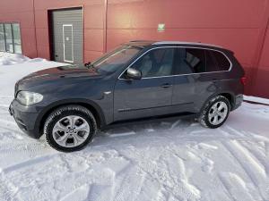 Grey BMW X5 2012 in Kaunas, with an engine capacity of 2.99 L and mileage of 305 thousand km for 11700 €, photo 6 on AUTOMOTO.COM.LV