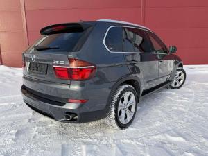 Grey BMW X5 2012 in Kaunas, with an engine capacity of 2.99 L and mileage of 305 thousand km for 11700 €, photo 11 on AUTOMOTO.COM.LV