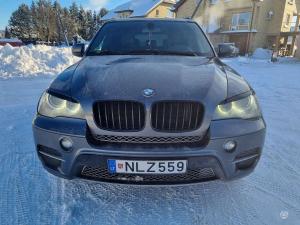 Pelēks BMW X5 2012 Šauļi, ar dzinēja tilpumu 2.98 L un nobraukumu 258 tūkst. km par 10300 €, foto 2 vietnē AUTOMOTO.COM.LV