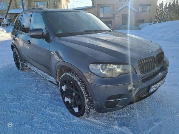 Pelēks BMW X5 2012 Šauļi, ar dzinēja tilpumu 2.98 L un nobraukumu 258 tūkst. km par 10300 €, foto 3 vietnē AUTOMOTO.COM.LV
