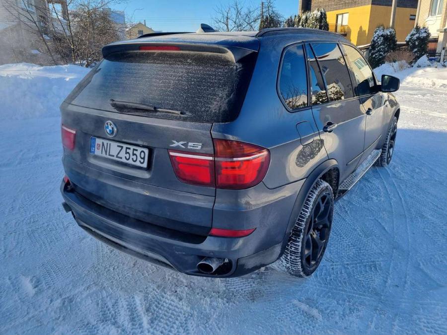 Pelēks BMW X5 2012 Šauļi, ar dzinēja tilpumu 2.98 L un nobraukumu 258 tūkst. km par 10300 €, foto 7 vietnē AUTOMOTO.COM.LV