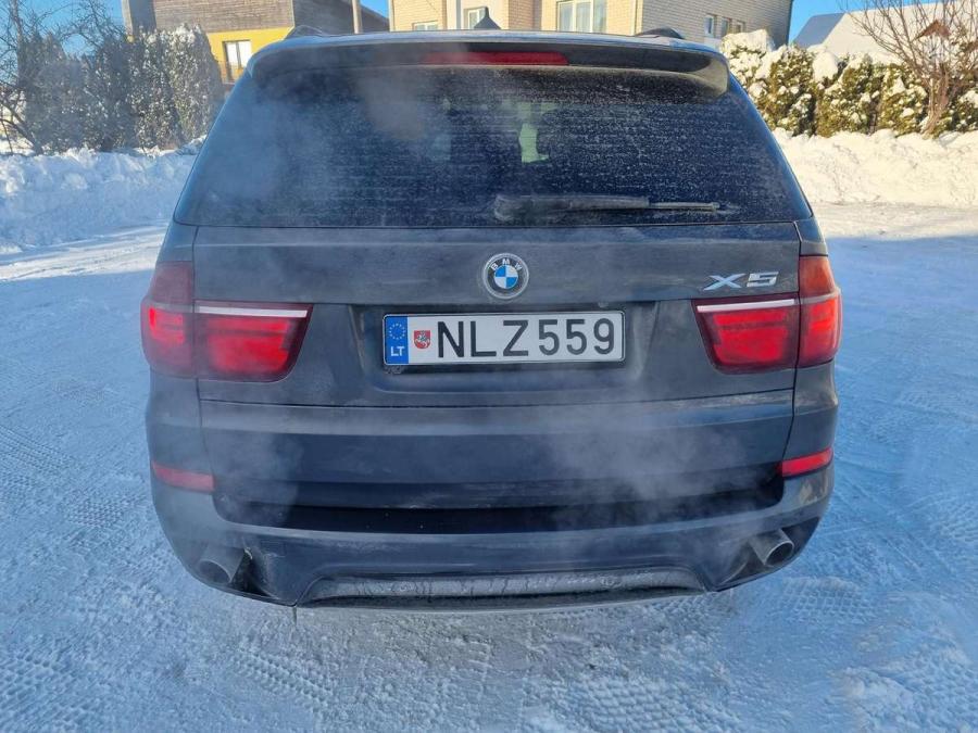 Pelēks BMW X5 2012 Šauļi, ar dzinēja tilpumu 2.98 L un nobraukumu 258 tūkst. km par 10300 €, foto 8 vietnē AUTOMOTO.COM.LV