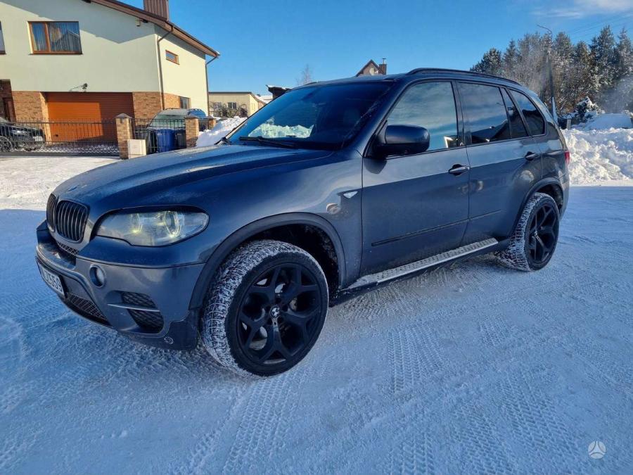 Pelēks BMW X5 2012 Šauļi, ar dzinēja tilpumu 2.98 L un nobraukumu 258 tūkst. km par 10300 €, foto 12 vietnē AUTOMOTO.COM.LV