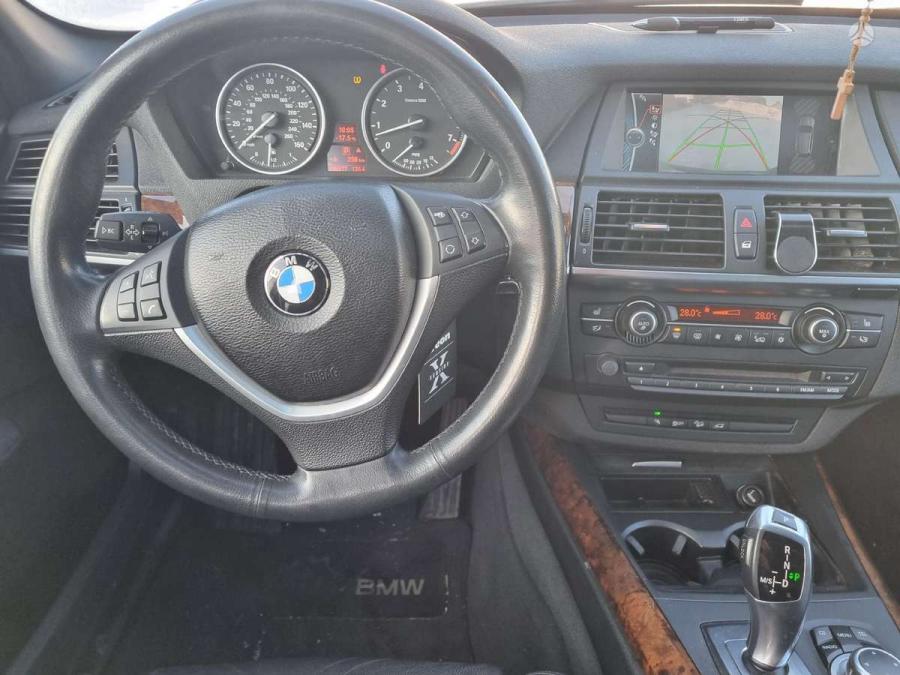 Pelēks BMW X5 2012 Šauļi, ar dzinēja tilpumu 2.98 L un nobraukumu 258 tūkst. km par 10300 €, foto 19 vietnē AUTOMOTO.COM.LV