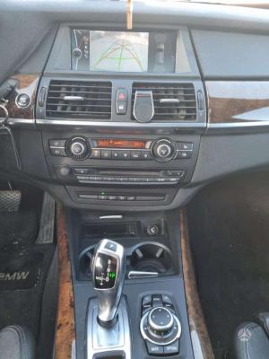 Pelēks BMW X5 2012 Šauļi, ar dzinēja tilpumu 2.98 L un nobraukumu 258 tūkst. km par 10300 €, foto 23 vietnē AUTOMOTO.COM.LV