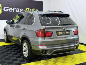 Grey BMW X5 2012 in Vilnius, with an engine capacity of 2.99 L and mileage of 308 thousand km for 9999 €, photo 6 on AUTOMOTO.COM.LV