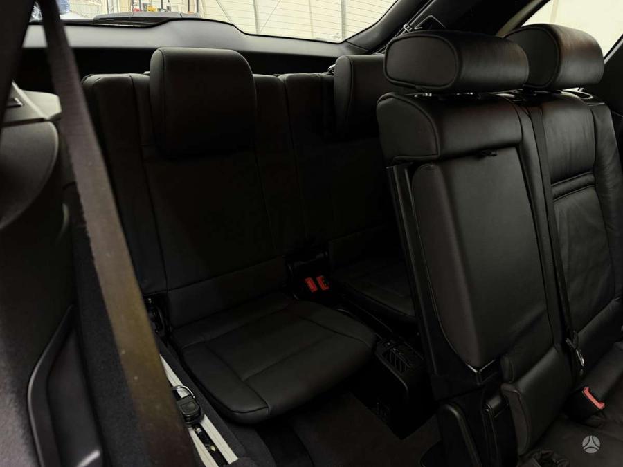 Grey BMW X5 2012 in Vilnius, with an engine capacity of 2.99 L and mileage of 308 thousand km for 9999 €, photo 14 on AUTOMOTO.COM.LV