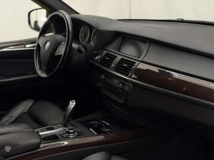 Grey BMW X5 2012 in Vilnius, with an engine capacity of 2.99 L and mileage of 308 thousand km for 9999 €, photo 17 on AUTOMOTO.COM.LV