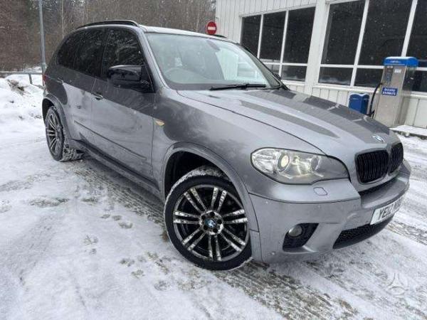 Grey BMW X5 2012 in Vilnius, with an engine capacity of 2.99 L and mileage of 156 thousand km for 4950 €, photo 2 on AUTOMOTO.COM.LV
