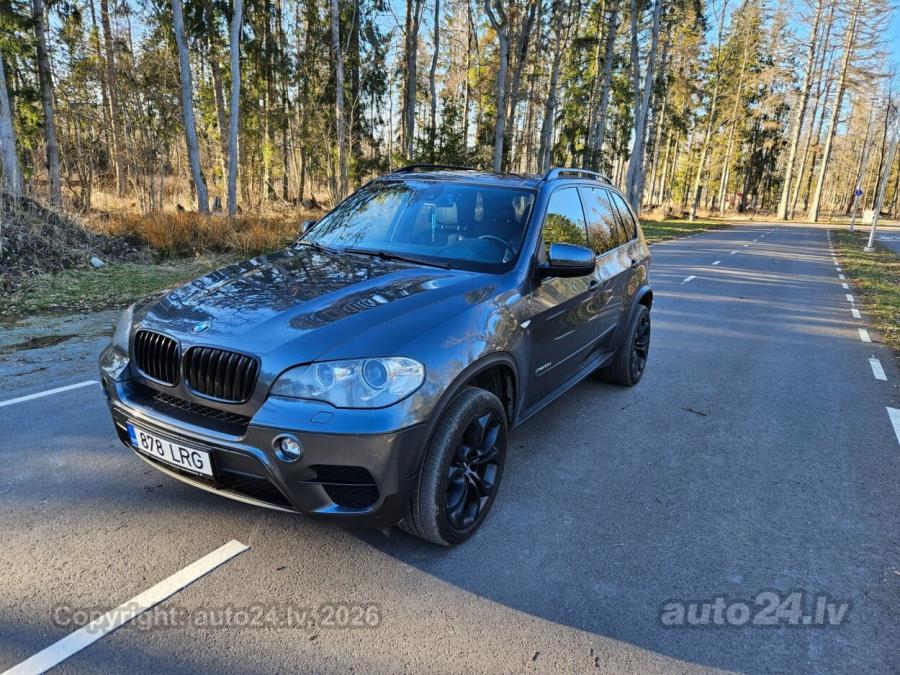 Pelēks BMW X5 2012 Tallina, ar dzinēja tilpumu 3.00 L un nobraukumu 300 tūkst. km par 13900 €, foto 1 vietnē AUTOMOTO.COM.LV