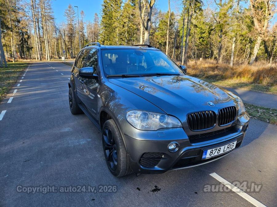 Pelēks BMW X5 2012 Tallina, ar dzinēja tilpumu 3.00 L un nobraukumu 300 tūkst. km par 13900 €, foto 2 vietnē AUTOMOTO.COM.LV