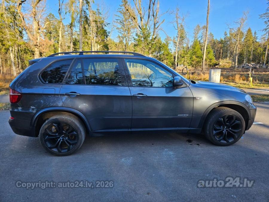 Pelēks BMW X5 2012 Tallina, ar dzinēja tilpumu 3.00 L un nobraukumu 300 tūkst. km par 13900 €, foto 6 vietnē AUTOMOTO.COM.LV