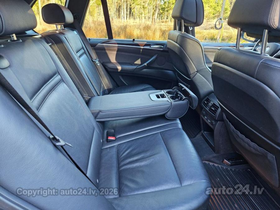 Pelēks BMW X5 2012 Tallina, ar dzinēja tilpumu 3.00 L un nobraukumu 300 tūkst. km par 13900 €, foto 11 vietnē AUTOMOTO.COM.LV