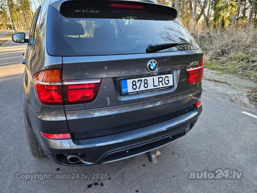 Pelēks BMW X5 2012 Tallina, ar dzinēja tilpumu 3.00 L un nobraukumu 300 tūkst. km par 13900 €, foto 15 vietnē AUTOMOTO.COM.LV