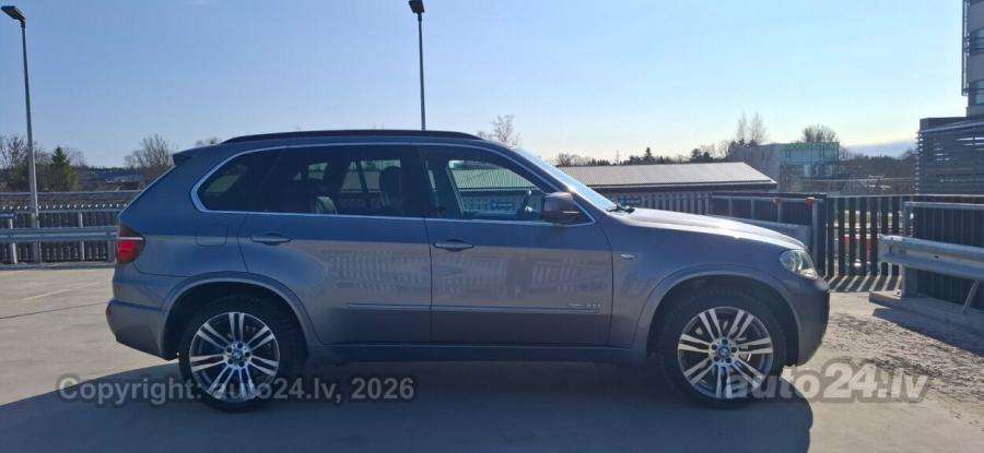Grey BMW X5 2012 in Tallinn, with an engine capacity of 3.00 L and mileage of 274 thousand km for 12800 €, photo 5 on AUTOMOTO.COM.LV