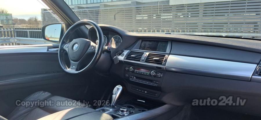 Grey BMW X5 2012 in Tallinn, with an engine capacity of 3.00 L and mileage of 274 thousand km for 12800 €, photo 19 on AUTOMOTO.COM.LV