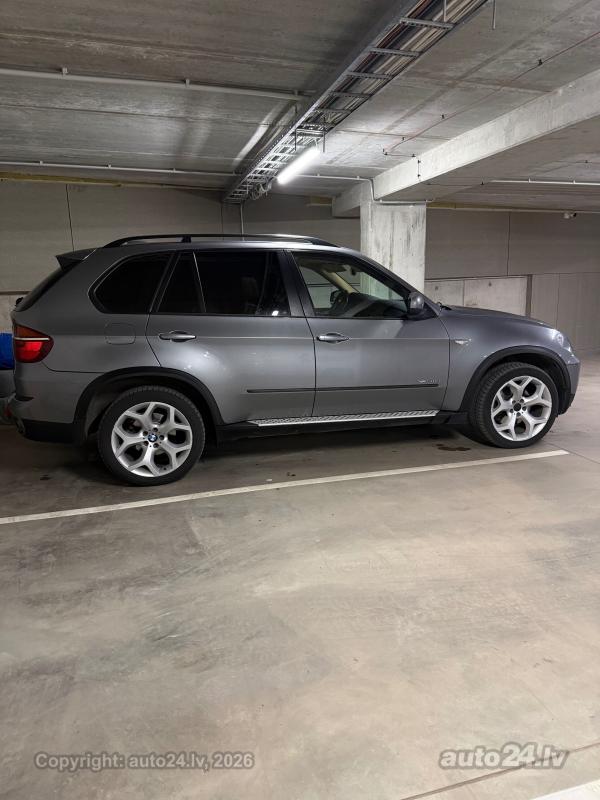 Pelēks BMW X5 2012 Tallina, ar dzinēja tilpumu 3.00 L un nobraukumu 280 tūkst. km par 14000 €, foto 3 vietnē AUTOMOTO.COM.LV