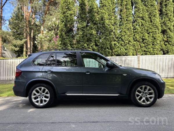 Grey BMW X5 2012 in Riga, with an engine capacity of 3.00 L and mileage of 277 thousand km for 12790 €, photo 5 on AUTOMOTO.COM.LV