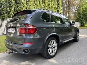 Grey BMW X5 2012 in Riga, with an engine capacity of 3.00 L and mileage of 277 thousand km for 12490 €, photo 7 on AUTOMOTO.COM.LV