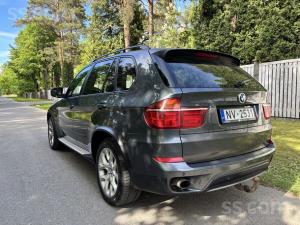 Grey BMW X5 2012 in Riga, with an engine capacity of 3.00 L and mileage of 277 thousand km for 12490 €, photo 9 on AUTOMOTO.COM.LV
