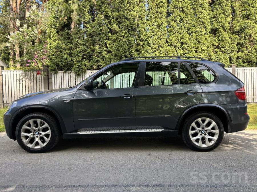 Grey BMW X5 2012 in Riga, with an engine capacity of 3.00 L and mileage of 277 thousand km for 12490 €, photo 13 on AUTOMOTO.COM.LV
