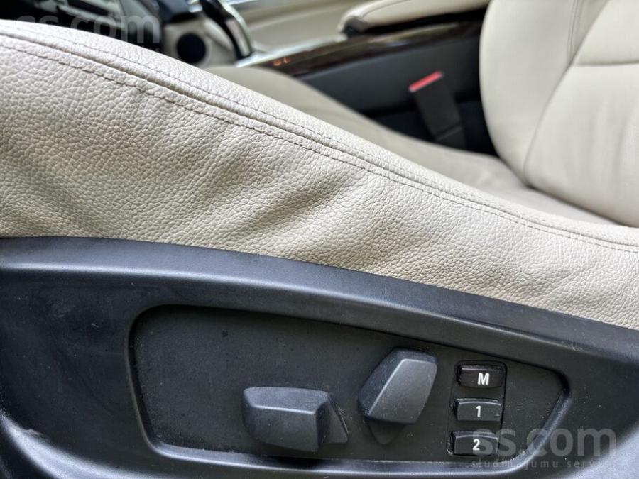 Grey BMW X5 2012 in Riga, with an engine capacity of 3.00 L and mileage of 277 thousand km for 12490 €, photo 18 on AUTOMOTO.COM.LV