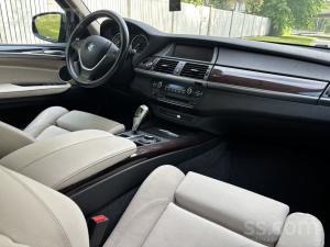 Grey BMW X5 2012 in Riga, with an engine capacity of 3.00 L and mileage of 277 thousand km for 12490 €, photo 21 on AUTOMOTO.COM.LV