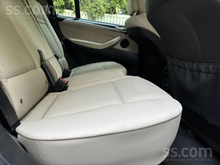 Grey BMW X5 2012 in Riga, with an engine capacity of 3.00 L and mileage of 277 thousand km for 12490 €, photo 22 on AUTOMOTO.COM.LV
