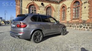Pelēks BMW X5 2012 Ventspils, ar dzinēja tilpumu 3.00 L un nobraukumu 304 tūkst. km par 12000 €, foto 5 vietnē AUTOMOTO.COM.LV