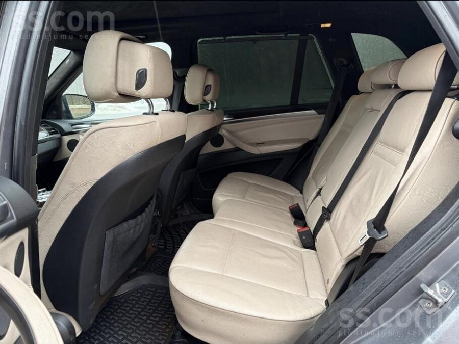 Pelēks BMW X5 2012 Ventspils, ar dzinēja tilpumu 3.00 L un nobraukumu 304 tūkst. km par 12000 €, foto 6 vietnē AUTOMOTO.COM.LV