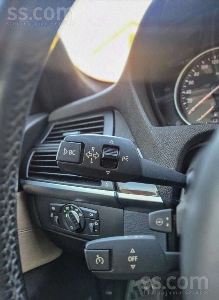 Pelēks BMW X5 2012 Ventspils, ar dzinēja tilpumu 3.00 L un nobraukumu 304 tūkst. km par 12000 €, foto 11 vietnē AUTOMOTO.COM.LV