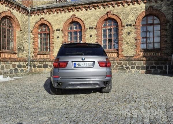 Grey BMW X5 2012 in Ventspils, with an engine capacity of 3.00 L and mileage of 304 thousand km for 11500 €, photo 3 on AUTOMOTO.COM.LV