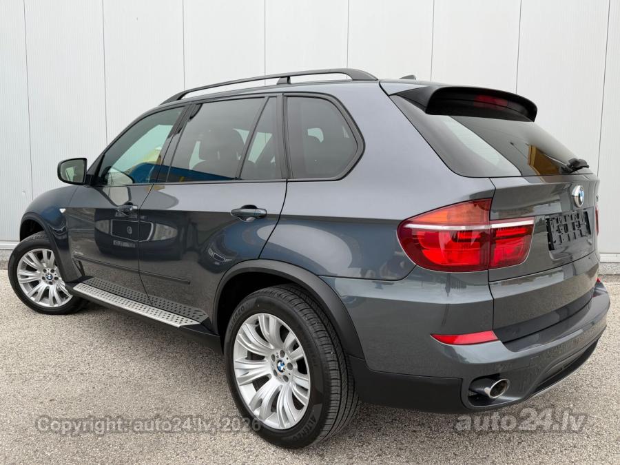 Pelēks BMW X5 2012 Tartu, ar dzinēja tilpumu 3.00 L un nobraukumu 231 tūkst. km par 13999 €, foto 7 vietnē AUTOMOTO.COM.LV